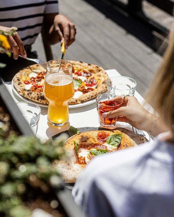 Award Winning Neopolitan Pizzeria No.900 Comes to The Beach